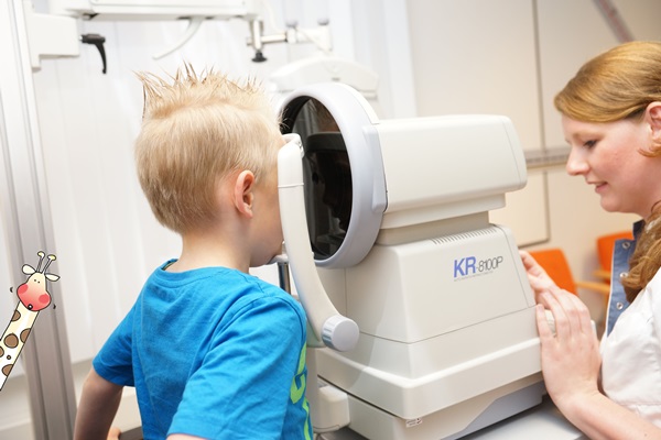 Fotoverslag Ik ga naar de orthoptist of oogarts bij poli Oogheelkunde
