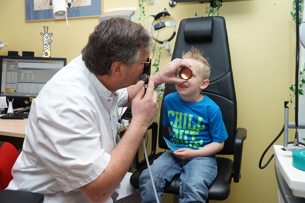 Fotoverslag Ik ga naar de orthoptist of oogarts bij poli Oogheelkunde