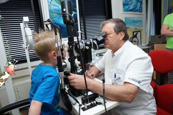 Fotoverslag Ik ga naar de orthoptist of oogarts bij poli Oogheelkunde